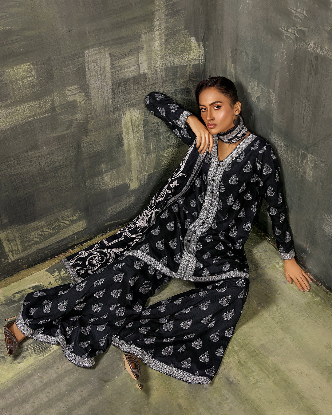 Safwa: Pakistani Brand for Unstitched & Ready to Wear
